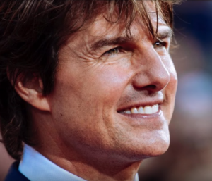 Tom Cruise Teeth and smile – Facts You Need To Know – Plastic Surgery Facts